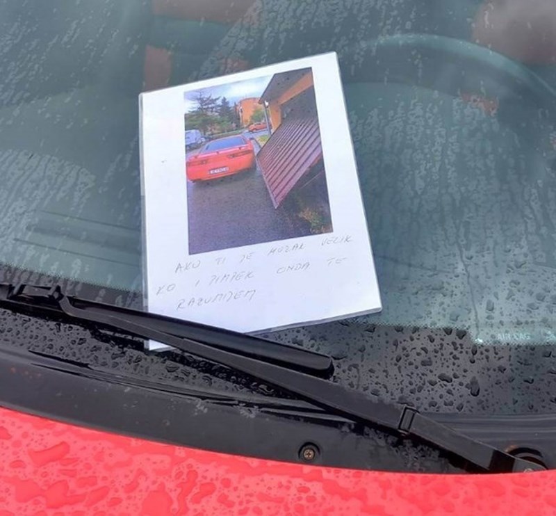 Tip iz Varaždina zagradio je autom nečiju garažu, morate vidjeti kako ...